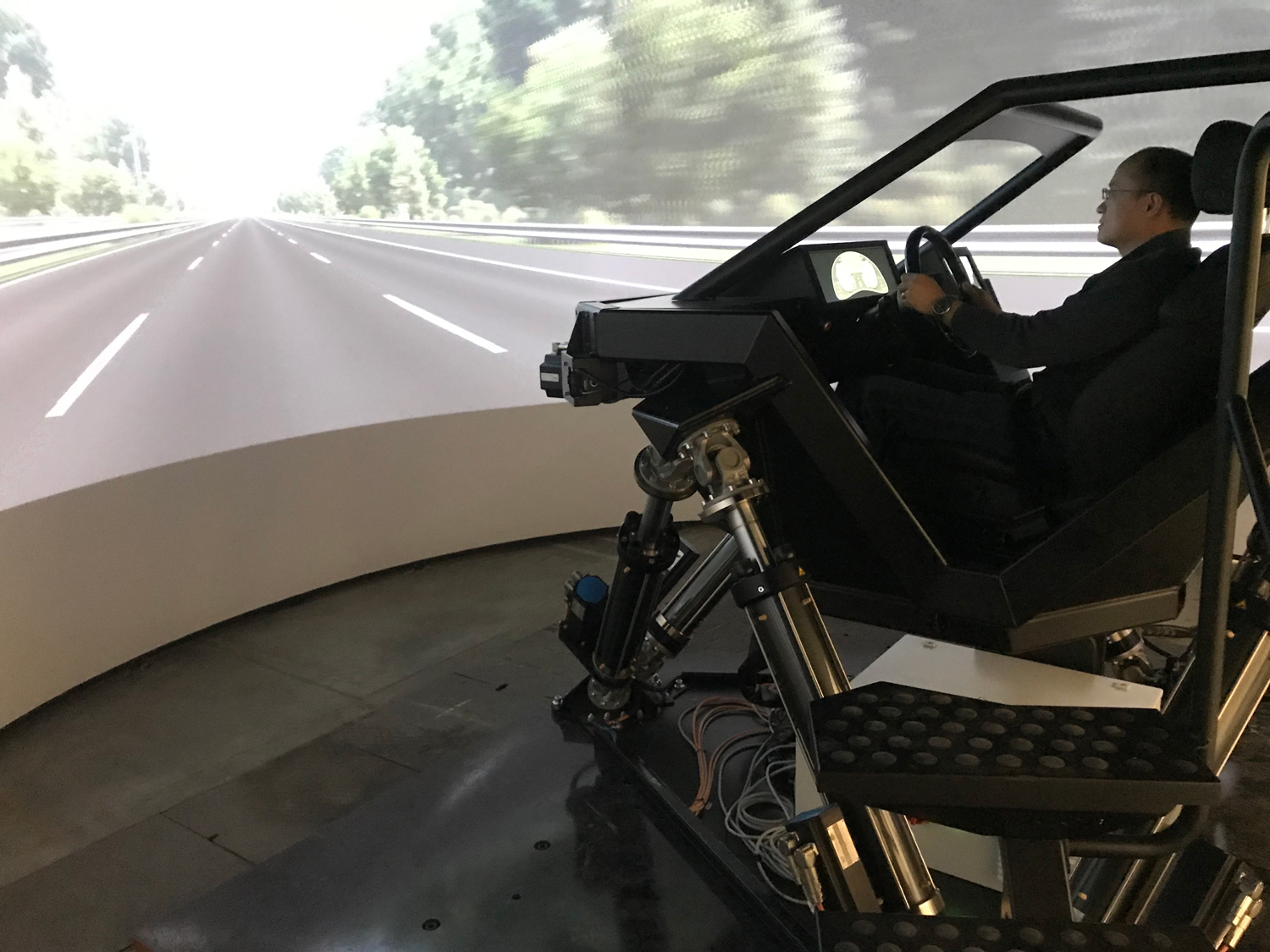 Groundbreaking DIL simulator installed at University of Texas at Austin | ADAS & Autonomous ...